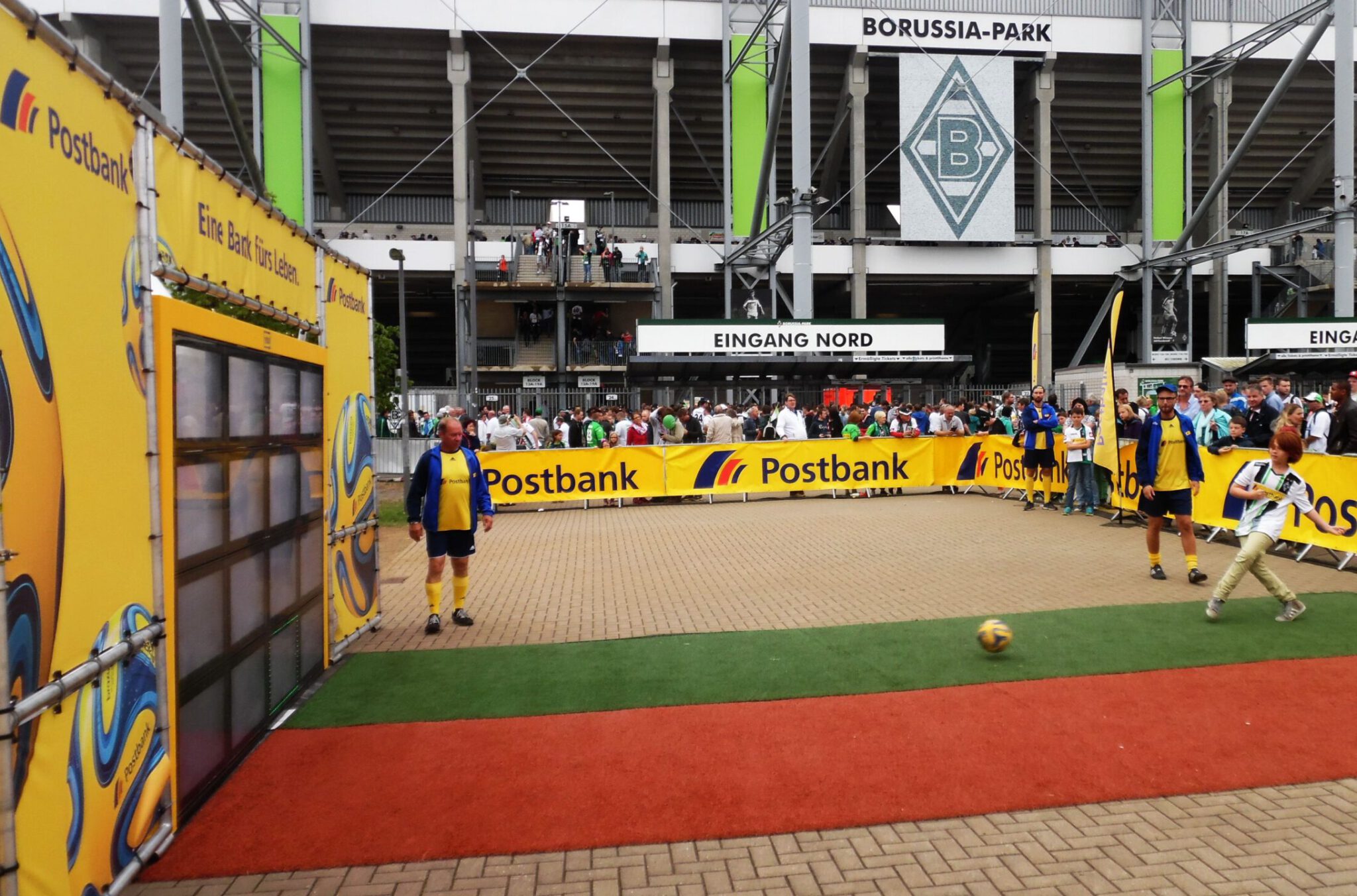 SUTU FOOTBALLWALL - Die elektronische Torwand